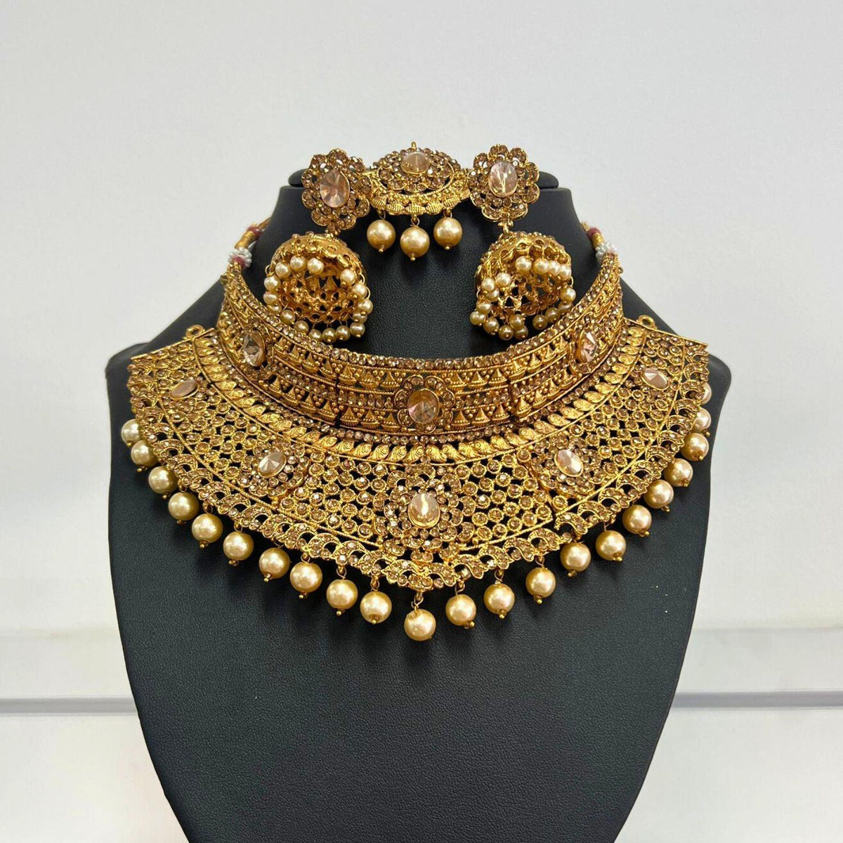 Choker Neckless Set In Gold – Boutique Nepal